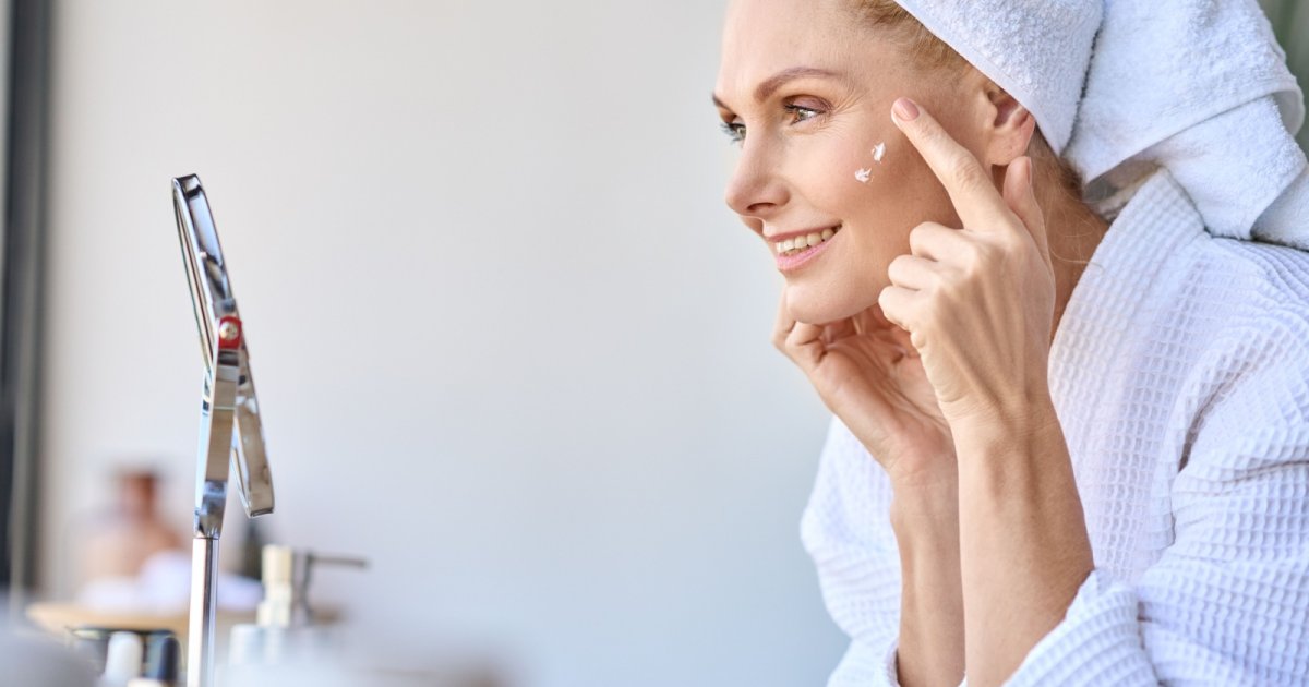 Upozorenje dermatologa: Šta nikako ne bi trebalo da stavljate na lice ...